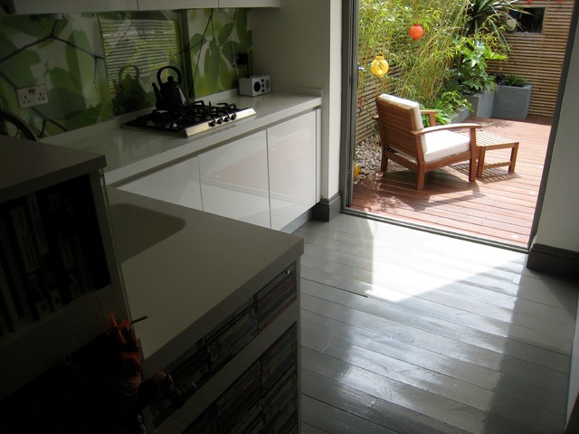 Interior/ exterior flow with the threshold at the same level ...