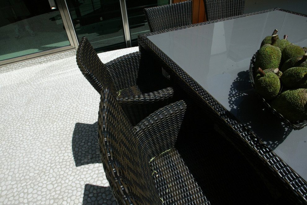 Island Stone timor white perfect pebble patio - Modern - Patio - Other ...