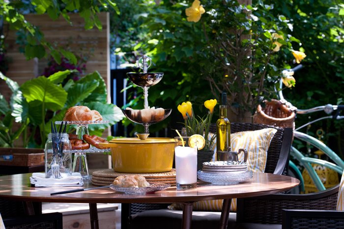 Karen's Backyard Photo Shoot - Klassisch - Patio - Toronto - von Sealy ...