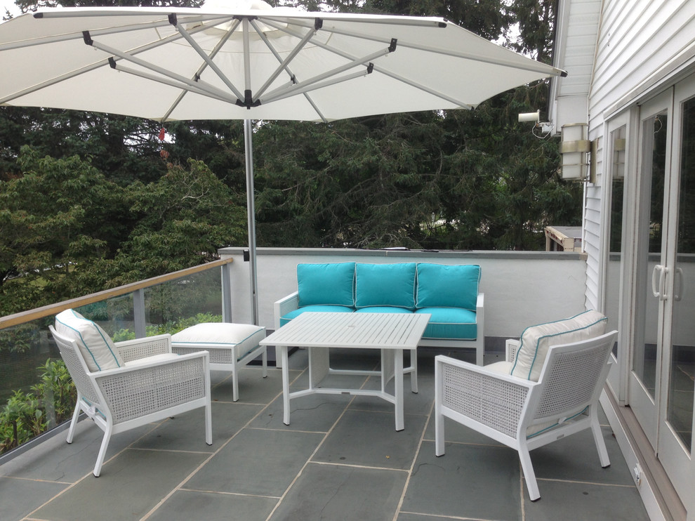 Koverton Parkview Wicker Deep Seating Set with Shademaker Umbrella ...