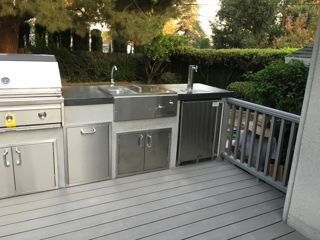 La Canada- outdoor kitchen and TREX Decking - Traditional - Patio - San ...