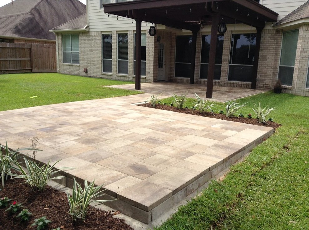 Lafitt Patio Slab Overlay & Walkway - Traditional - Patio - Houston ...