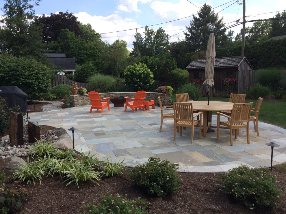 Lititz Quartzite Natural Stone Patio - Traditional - Patio ...