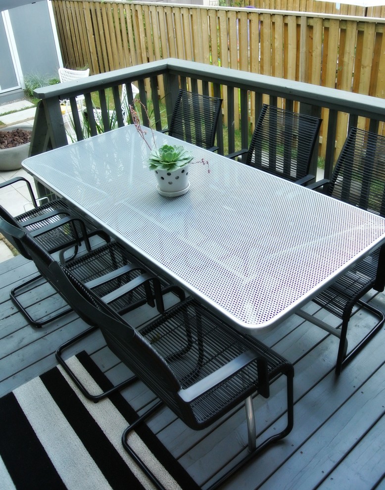 Mid Century Modern glam urban backyard with fire pit, limestone patio ...