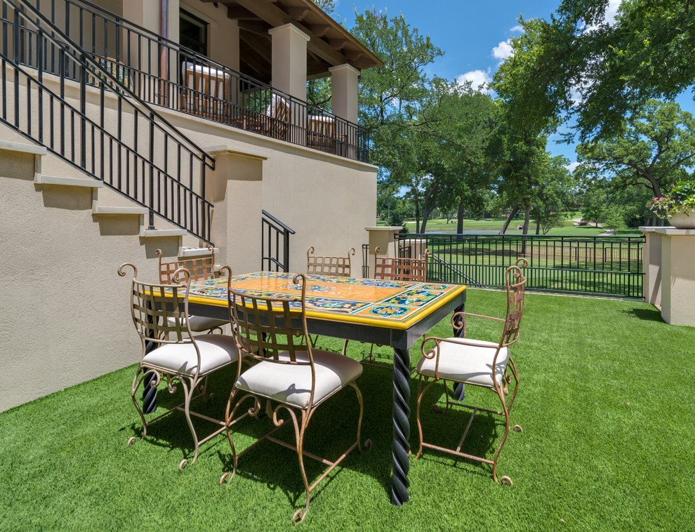 Modern: Bent Tree - Mediterranean - Patio - Dallas - by Harold Leidner ...