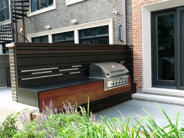 Multi-Level Urban Row House - Modern - Patio - Chicago - by Topiarius ...