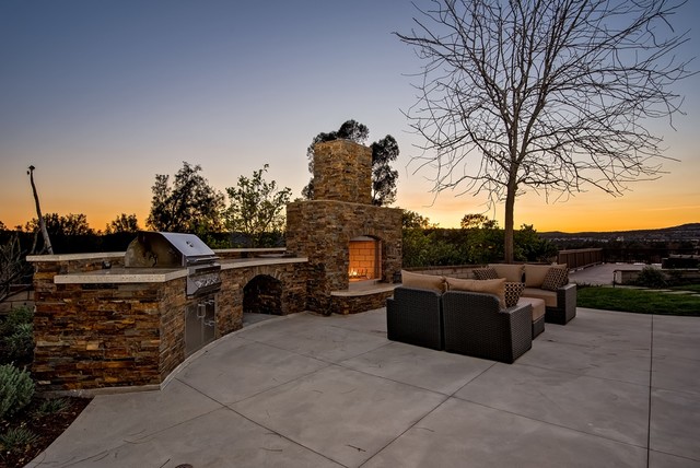 Nellie Gale Estate - Classico - Patio - Orange County - di Shear ...