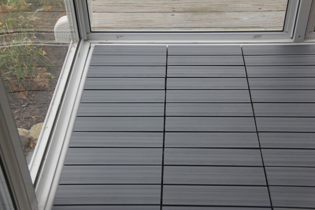 NewTechWood Ultrashield Deck Tiles - Moderne - Terrasse et Patio ...