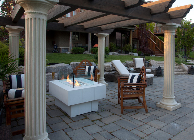 Outdoor Fireplace Realisation swimming pool in Montreal - Moderne ...