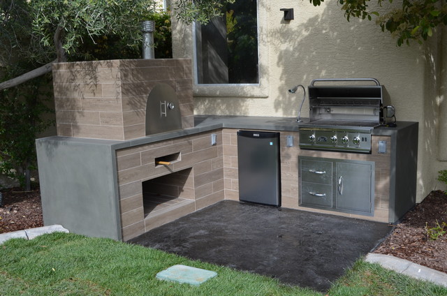 Outdoor Kitchen - Contemporary - Patio - Las Vegas - by Custom Outdoor ...