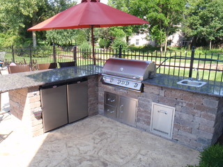 Outdoor Kitchen - Traditional - Patio - Chicago - by Statements in ...