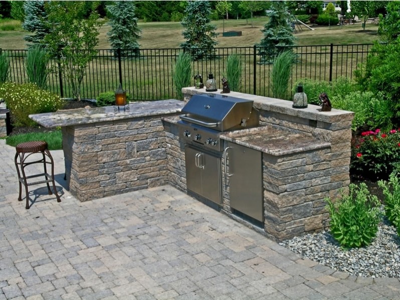 Outdoor Kitchen with Granite Countertops - Traditional - Patio ...
