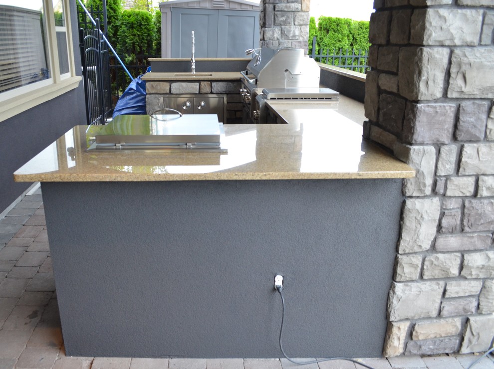 Outdoor Kitchen with Professional Solid Stainless Steel Built-In Grills ...