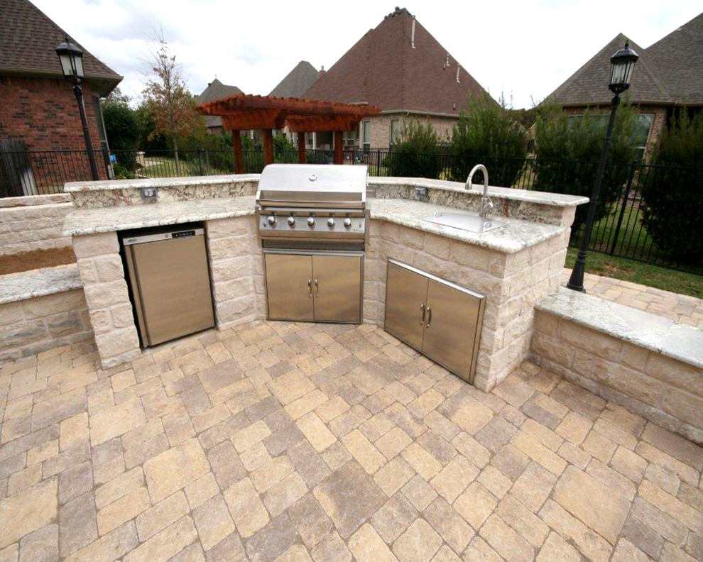 Outdoor Kitchens-Pergolas - Traditional - Patio - Dallas - by Pulliam ...