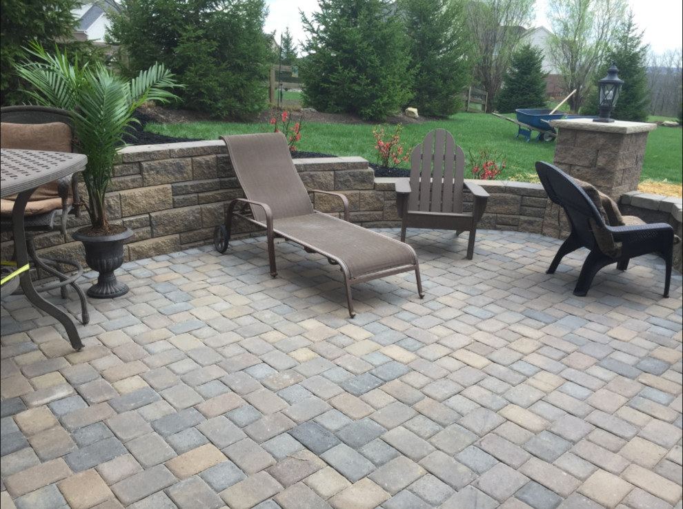 Outdoor Living Spaces - Traditional - Patio - Cincinnati - by Supreme ...