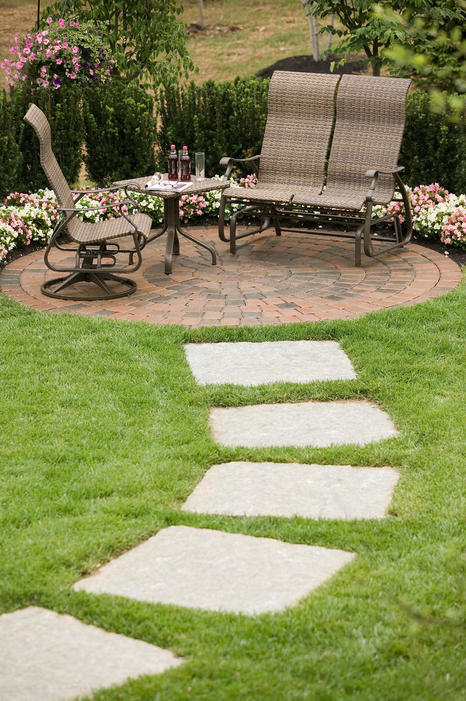 Outdoor Living Spaces with Pavers & Retaining Walls - Traditional ...