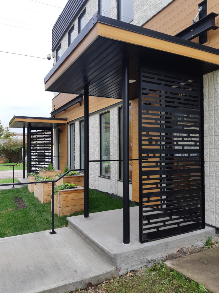 Outdoor Privacy Screen - Patio - Edmonton - by Retrofit Design | Houzz