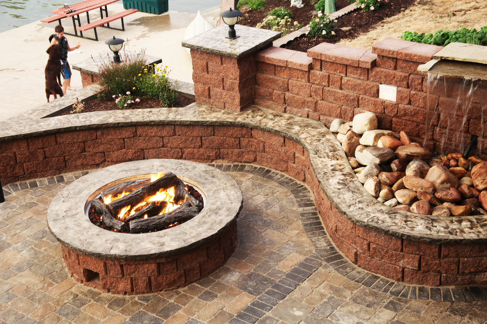 Patios/Outdoor Kitchens - Traditional - Patio - Omaha - by Grindstone Hardscapes | Houzz