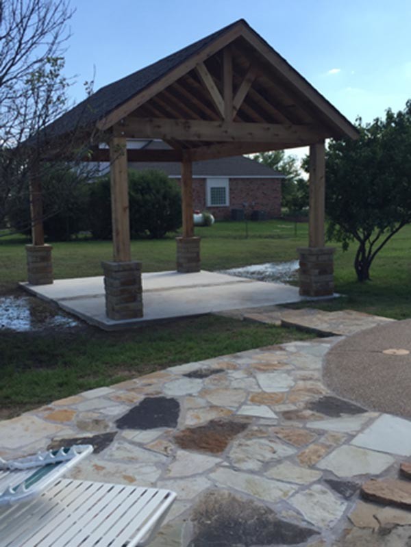 Pavillion With Stone Bottom Pillars & Fireplace - Estilo Craftsman ...