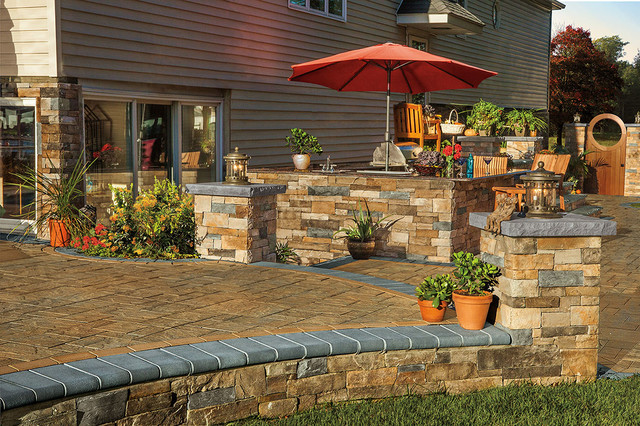 Paving Stone Patio Ideas - Terrasse et Patio - Boston - par Landscape ...