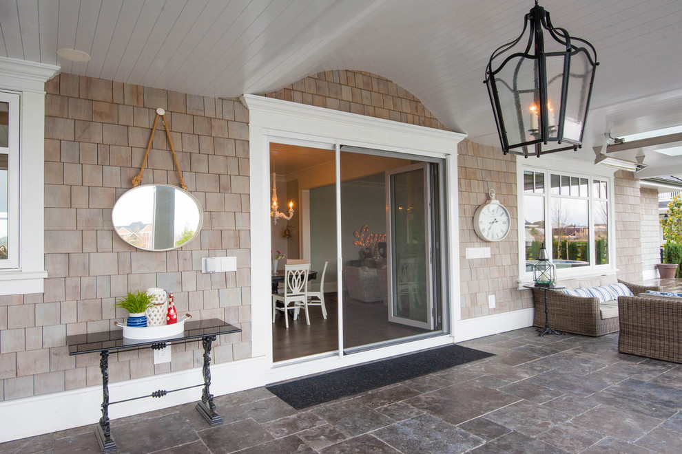 Phantom Manual Wall Screens - Patio - von American Screen Solutions | Houzz