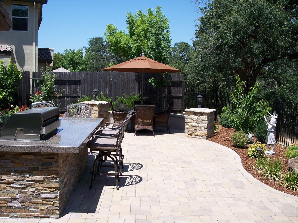 Project Samples - Traditional - Patio - Sacramento - by Lavish Gardens ...
