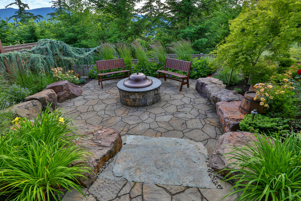 Quaint Snoqualmie Ridge Backyard Oasis - Traditional - Patio - Seattle ...