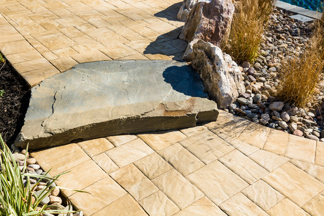 Raised Stone Bond Beam & Raised Spa Pool - Classique - Terrasse et ...