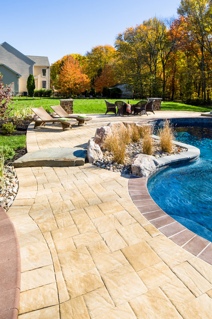 Raised Stone Bond Beam & Raised Spa Pool - Traditional - Patio - New ...