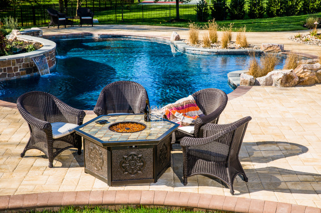 Raised Stone Bond Beam & Raised Spa Pool - Traditional - Patio - New ...