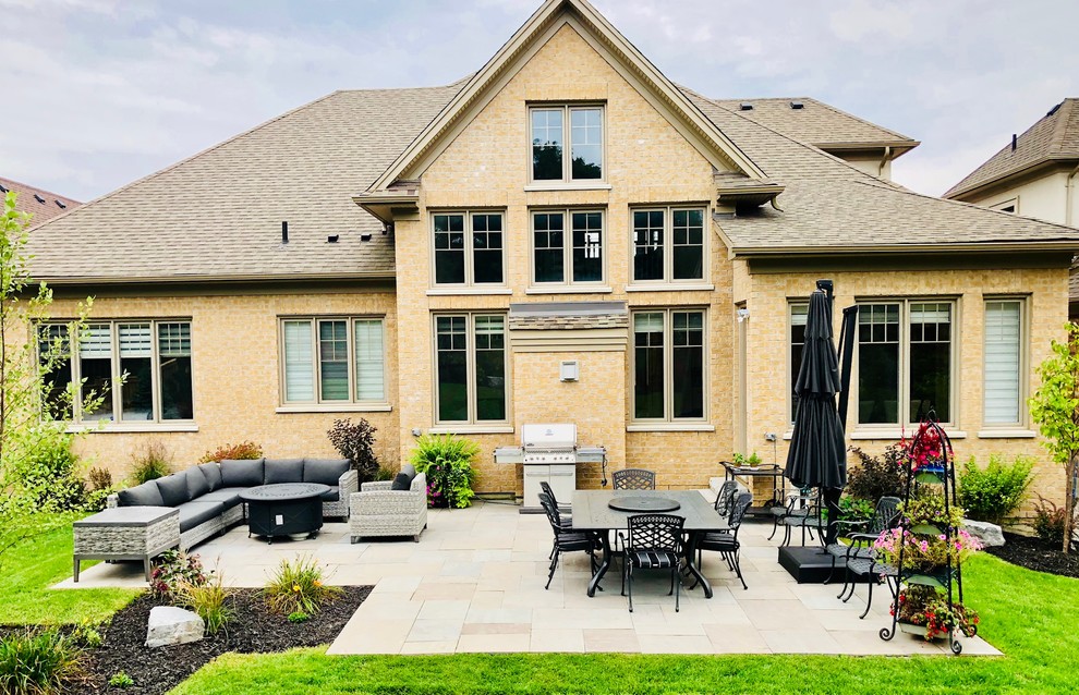 Rectolinear Flagstone Backyard Patio W Landscaping - Contemporary ...