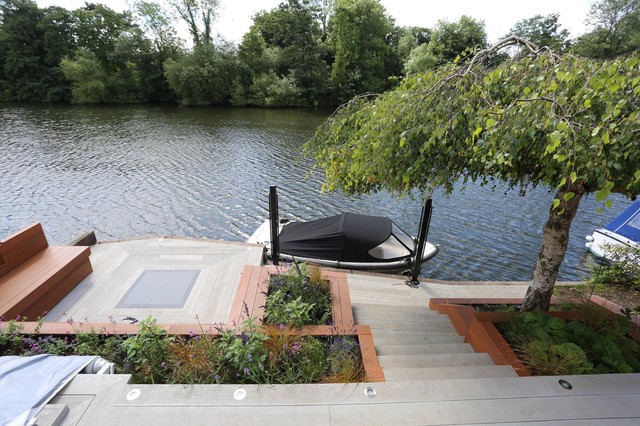 River deck in Sunbury - Coastal - Patio - London - by Positive Garden ...
