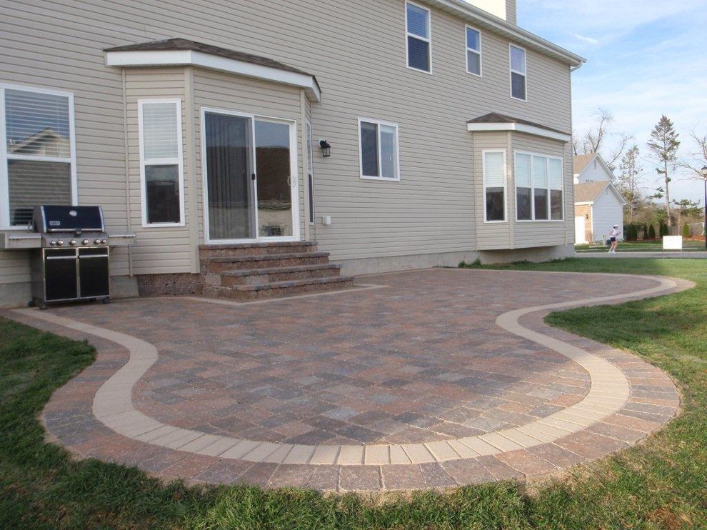 Romanstone Ledge Rock Pavers - Traditional - Patio - St Louis - by ...