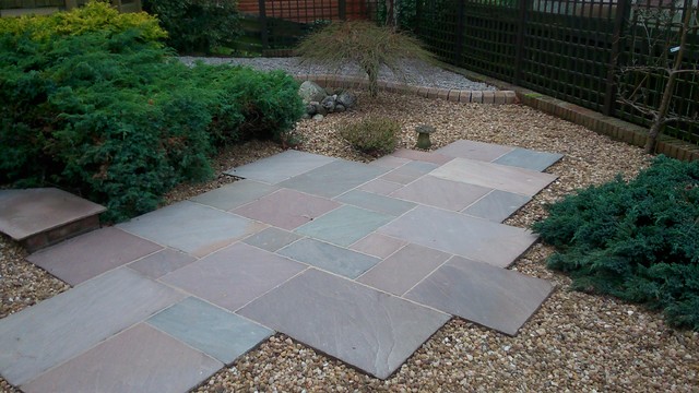 Sandstone paving with decorative gravel - Traditional - Patio - Other ...
