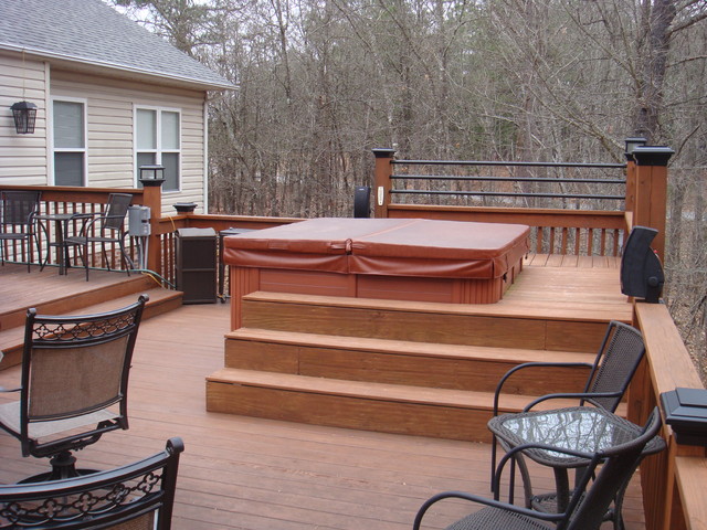 Seven Lakes Deck & Jacuzzi Built-in - Moderne - Terrasse et Patio ...