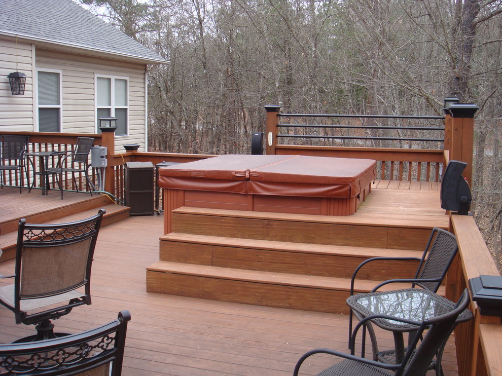 Seven Lakes Deck & Jacuzzi Built-in - Moderne - Terrasse et Patio ...