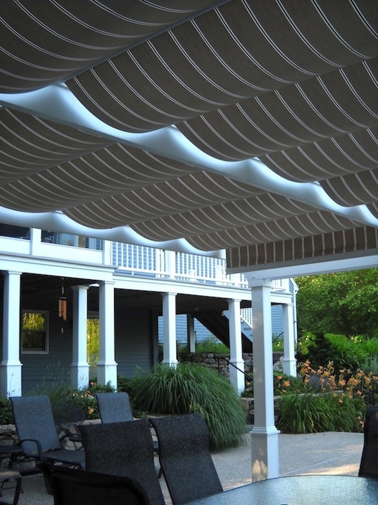 Shade System with Retractable Shade - Méditerranéen - Terrasse et Patio ...