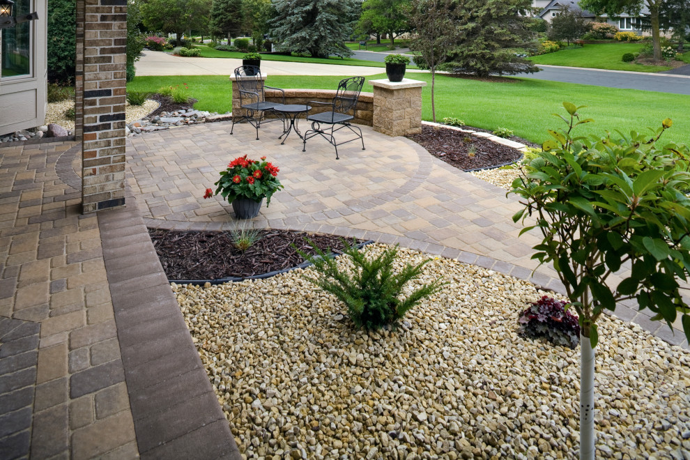 Sit a spell - Patio - Minneapolis - by Villa Landscapes | Houzz UK