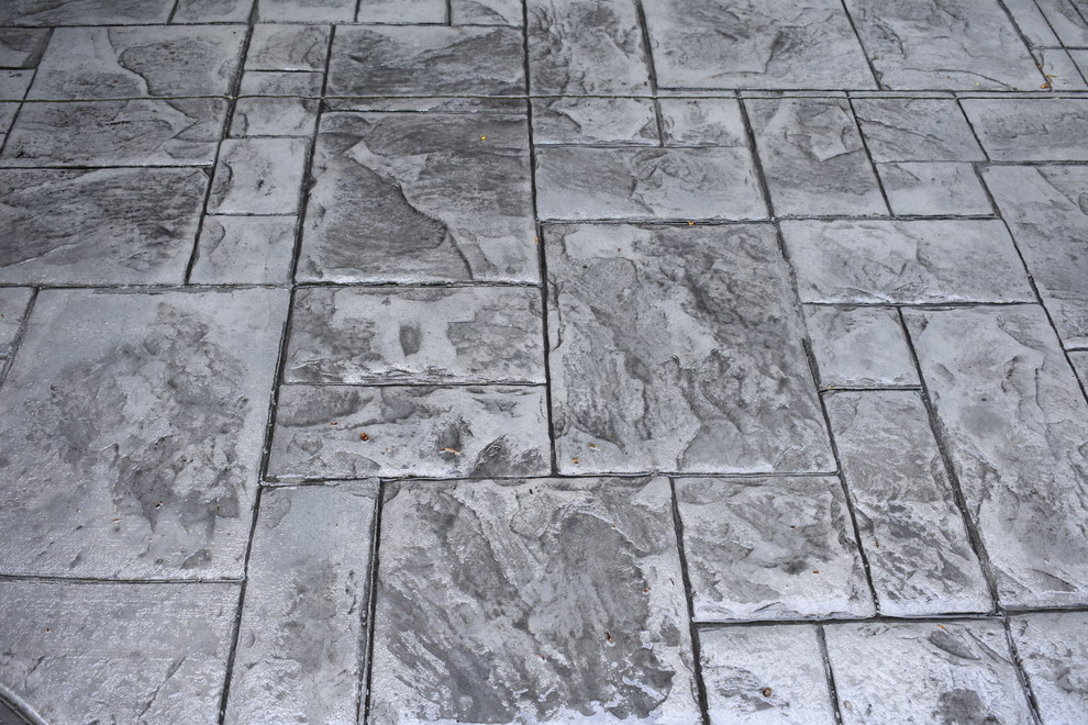 Small Ashlar Slate - Patio - DC Metro - by NAV Construction Inc | Houzz