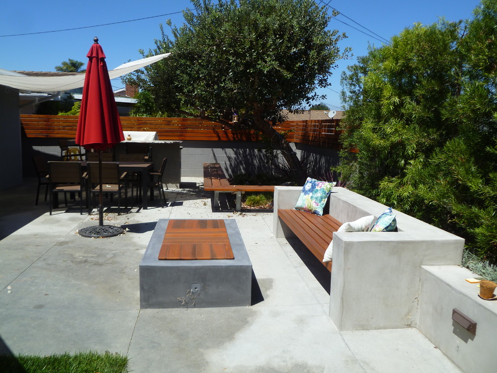 small space Torrance backyard - Contemporary - Patio - Los Angeles - by ...