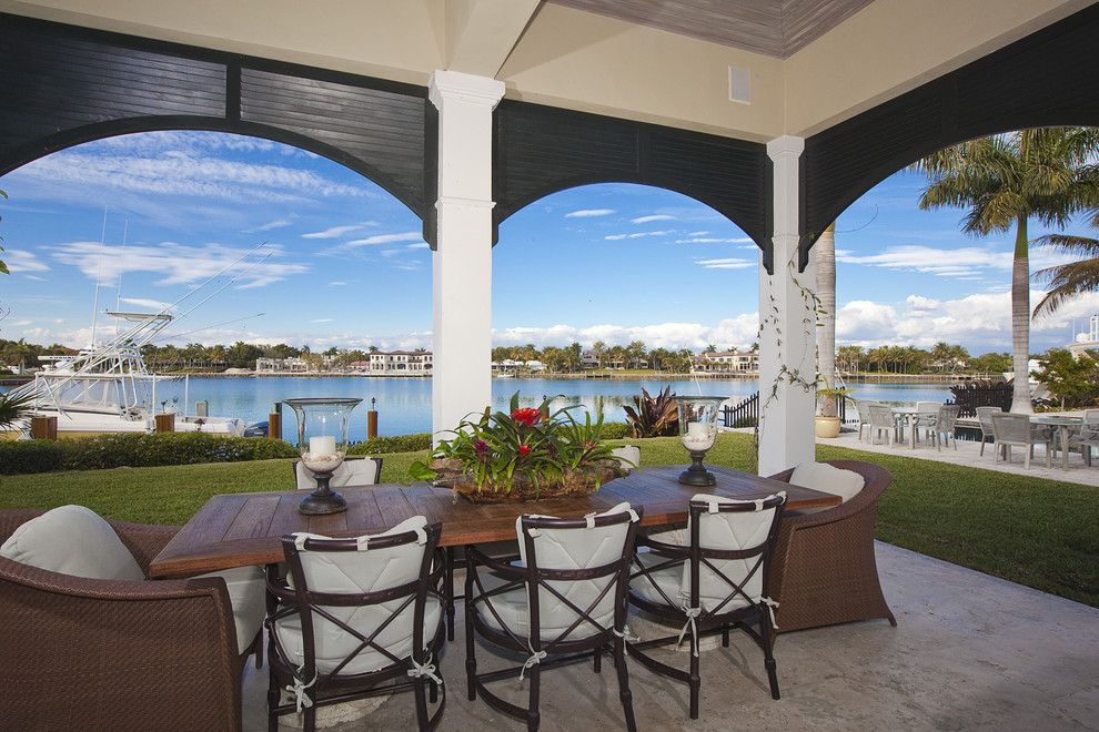 Solano - Tropical - Patio - Miami - by Dorlom Construction | Houzz