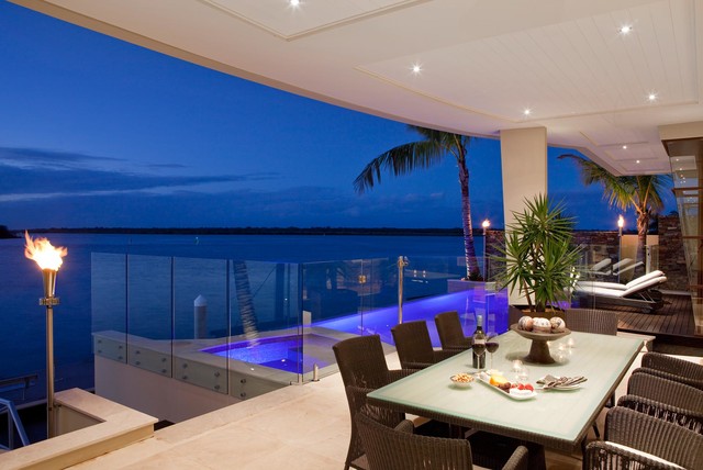 Sovereign Island Residence - Tropical - Patio - Brisbane - by Paul ...