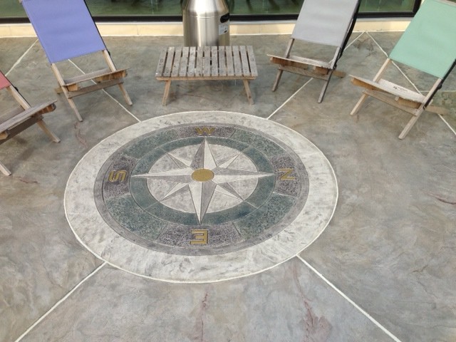 stamped concrete overlay- compass - Bord de Mer - Terrasse et Patio ...