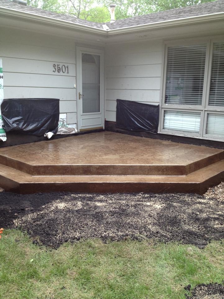 Step down patio- seamless stamped pattern - Modern - Patio ...