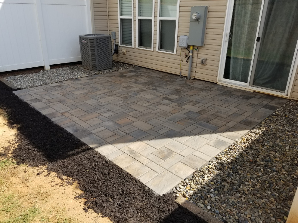 Techo-Bloc EVA Patio with Decorative Gravel Beds - Transitional - Patio ...