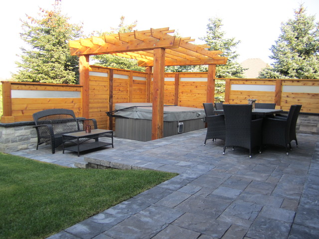 Terracewood Drive Deer Ridge Kitchener - Contemporary - Patio - Toronto ...