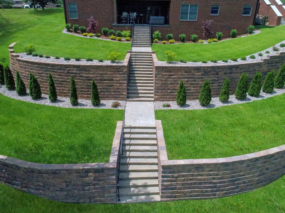 Two Tier Retaining Wall - Classique - Jardin - Louisville - par Lambs ...