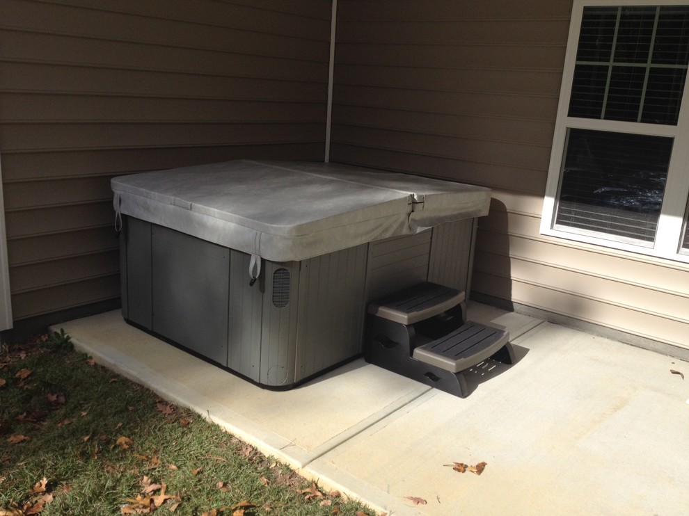 Waters Edge Pool - Traditional - Patio - Raleigh - by Parrot Bay Pools ...