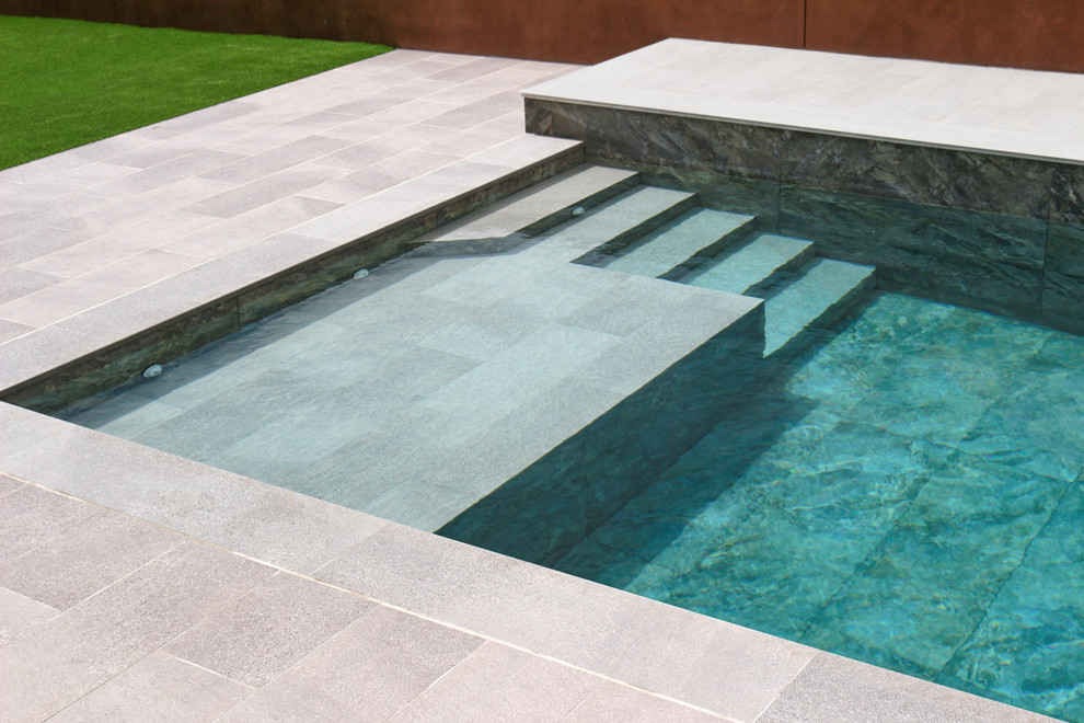 A tricolor pool - Modern - Pool - Other - by Cerámica Mayor | Houzz