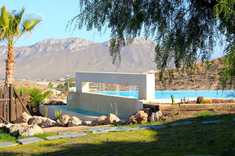 PISCINA DESBORDANTE INFINITY - Contemporary - Pool - Other - by ...